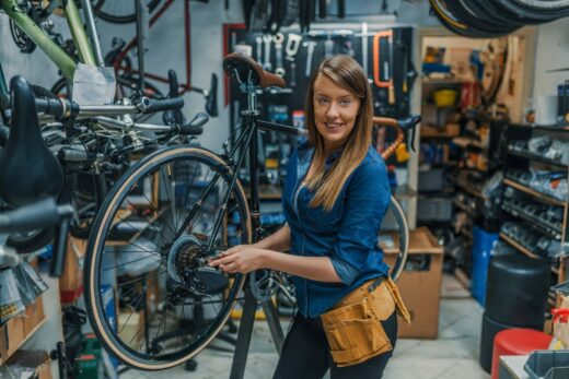 Parts of a Bicycle Chain (Illustrated) - Cycle Baron